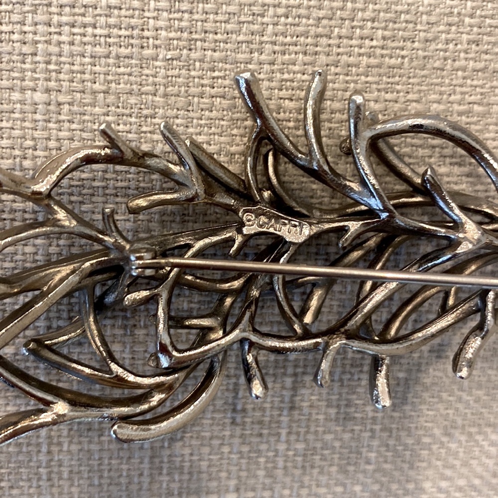 Vintage “Capri” Brooch - Gem